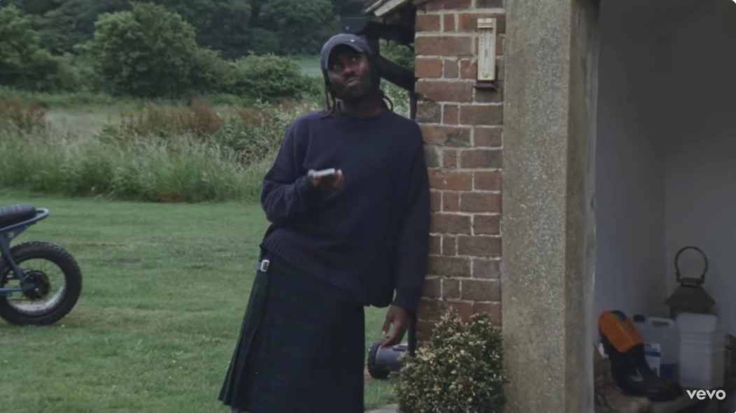 Blood Orange de Dev Hynes lanzó "The Field" - Melodia Viajera